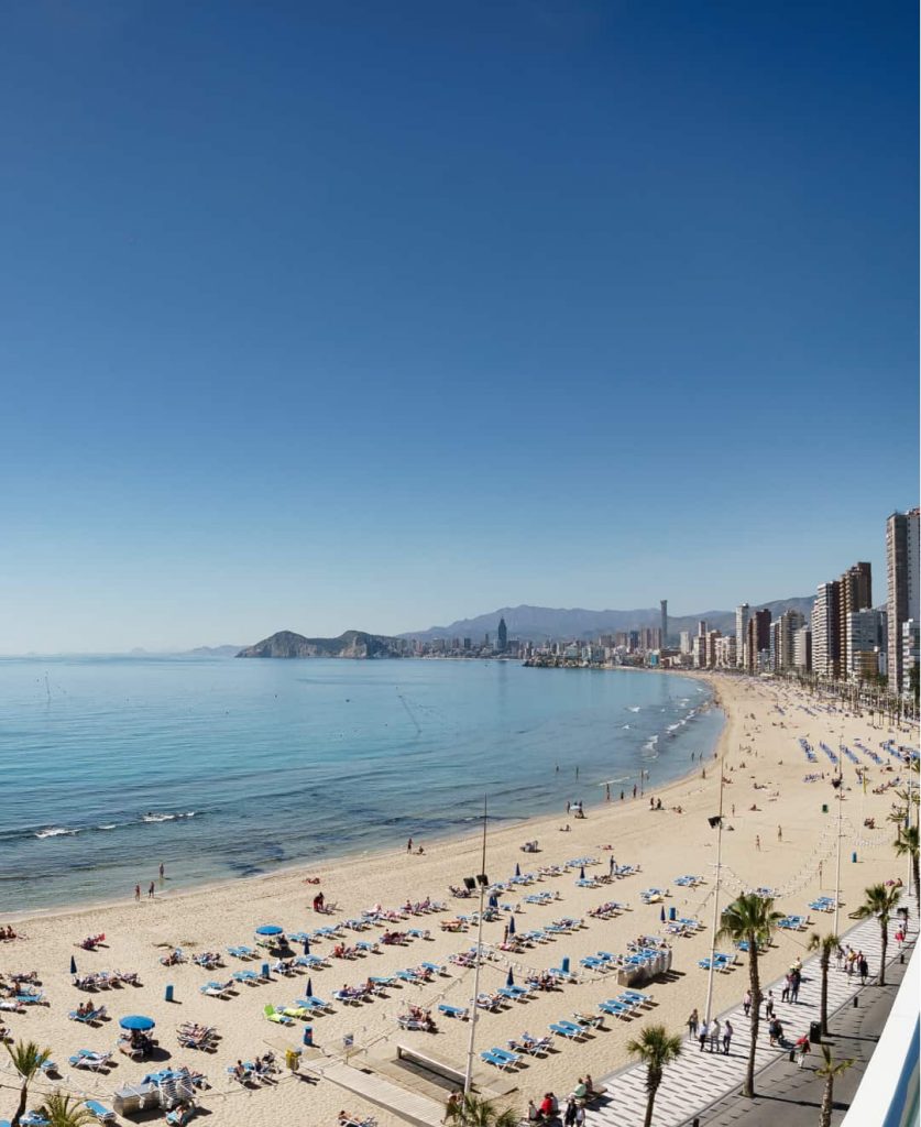 Hotel Brisa, 4* on the beachfront in Benidorm. Official Website
