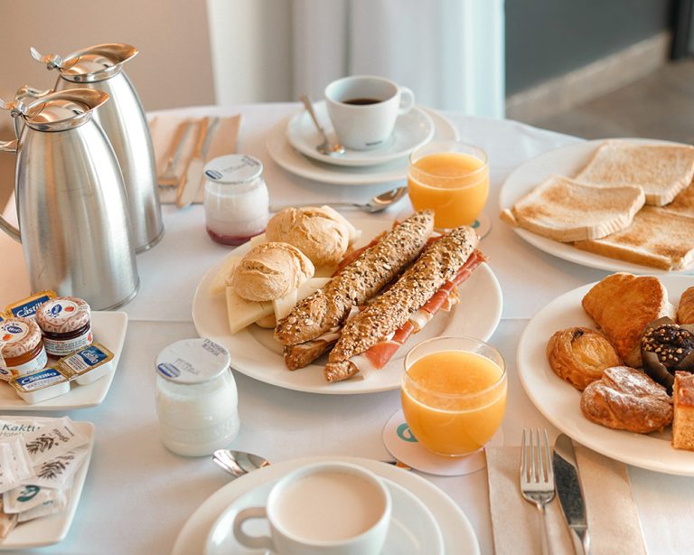 Room service | Hotel Kaktus Playa | Kaktus Hotels | Official website